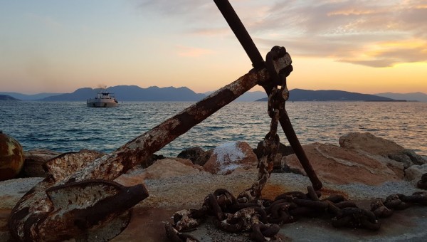 Αφορμή η μεγάλη άγκυρα στο Άγιο Νικόλαο τον Θαλασσινό :: MyAegina